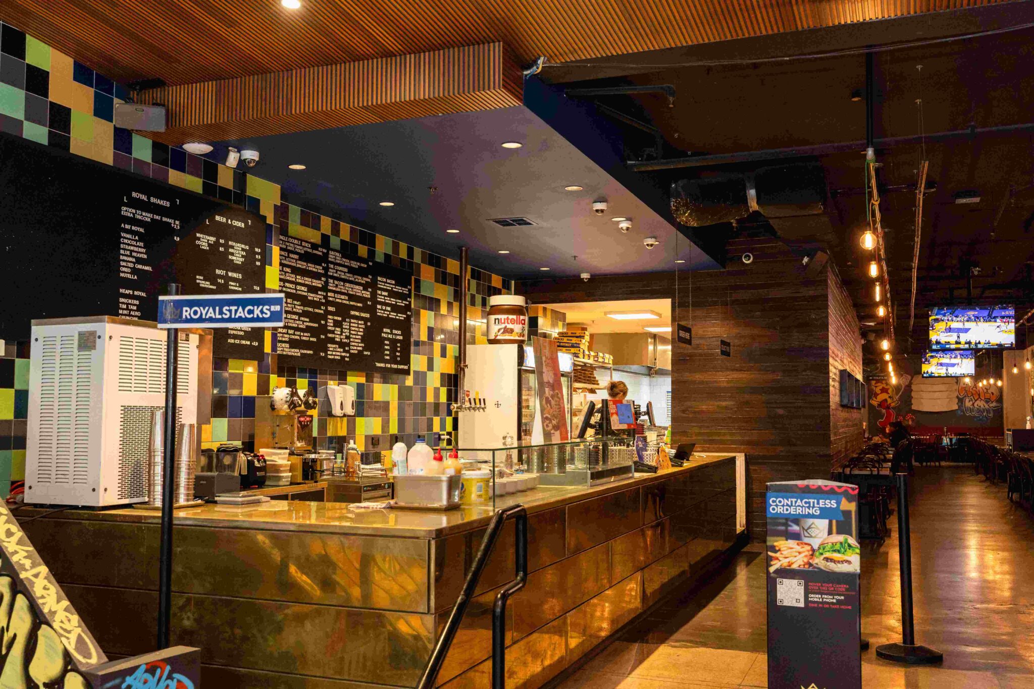 FRANCHISE 03 - ROYAL STACKS